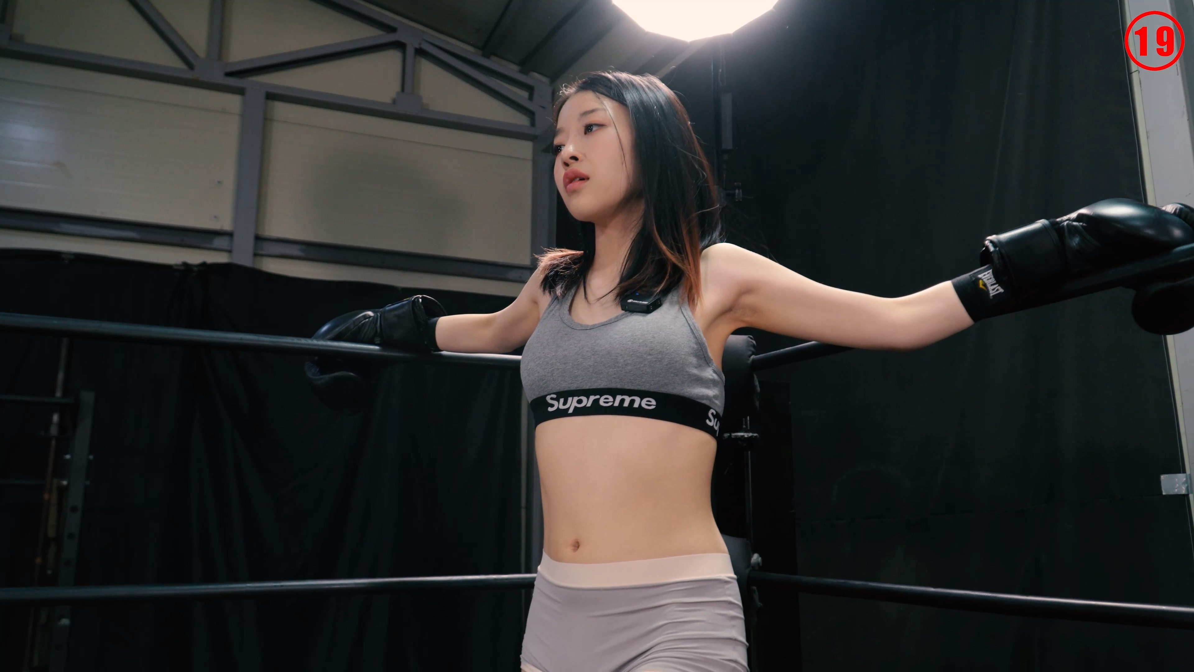 Enjoy all time classic catfight between mature vs young, long hair pulling (and face sit ...